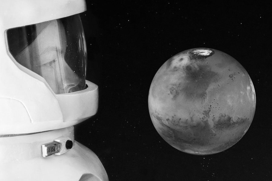 Laser-powered spacecrafts, interstellar travel and reaching Mars in 3 days